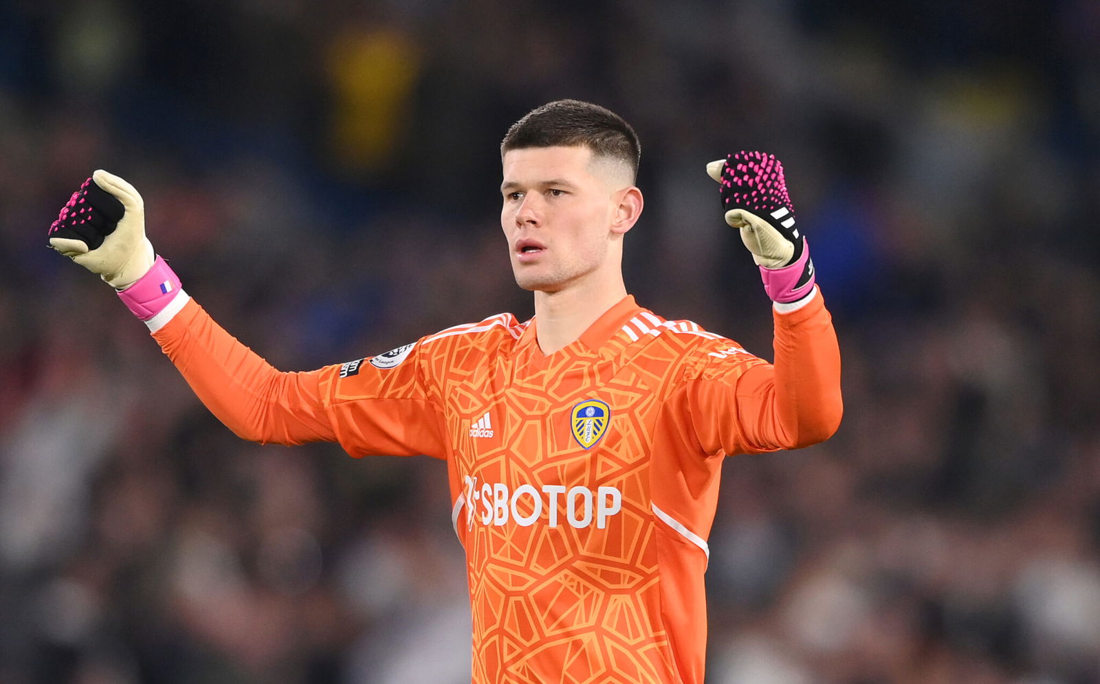 Leeds boss sheds light on goalkeeping situation - The Leeds Press Leeds boss sheds light on goalkeeping situation - The Leeds Press