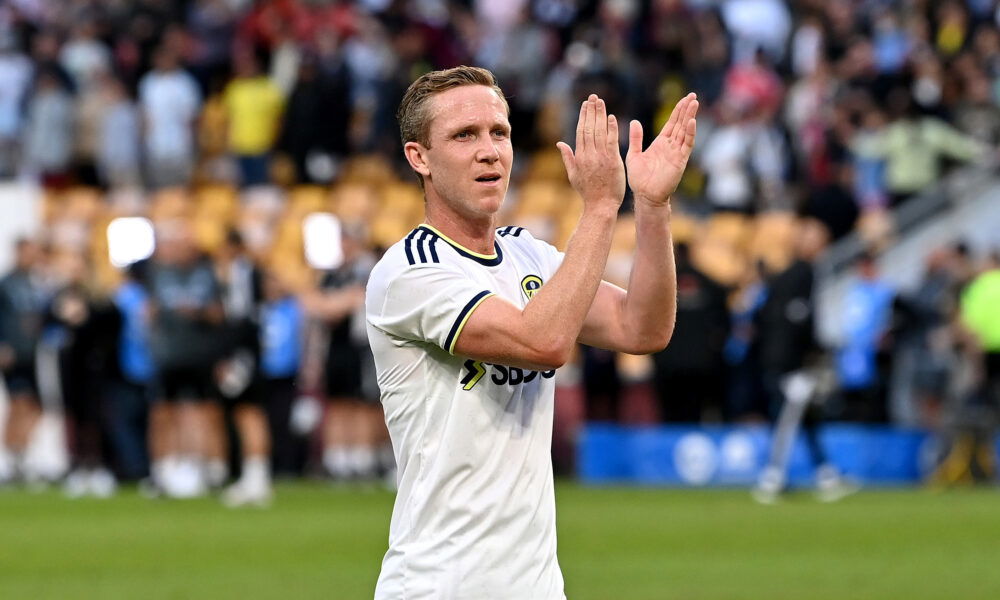 Leeds United confirm Adam Forshaw exit - The Leeds Press
