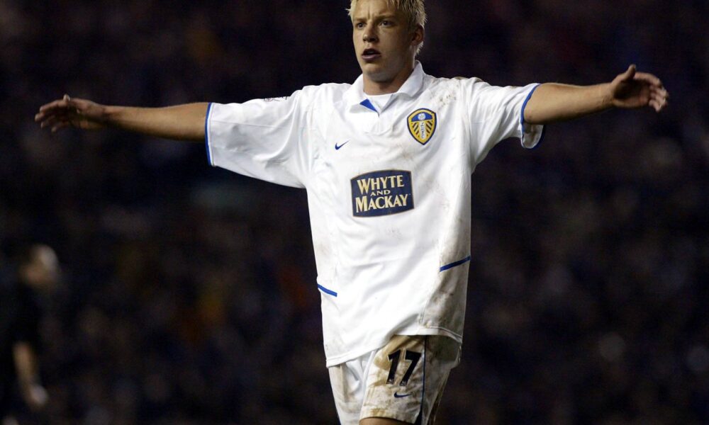 Alan Smith shares honest thoughts on 'nervous' Elland Road - Leeds ...