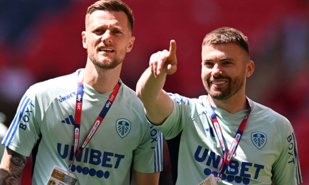 Former Leeds United figure makes shock 'demand' of first team players ...