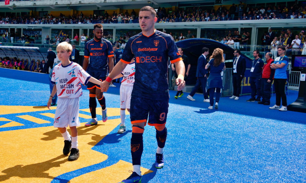 Leeds United submit bid for £25M European star - Whites pushing to ...