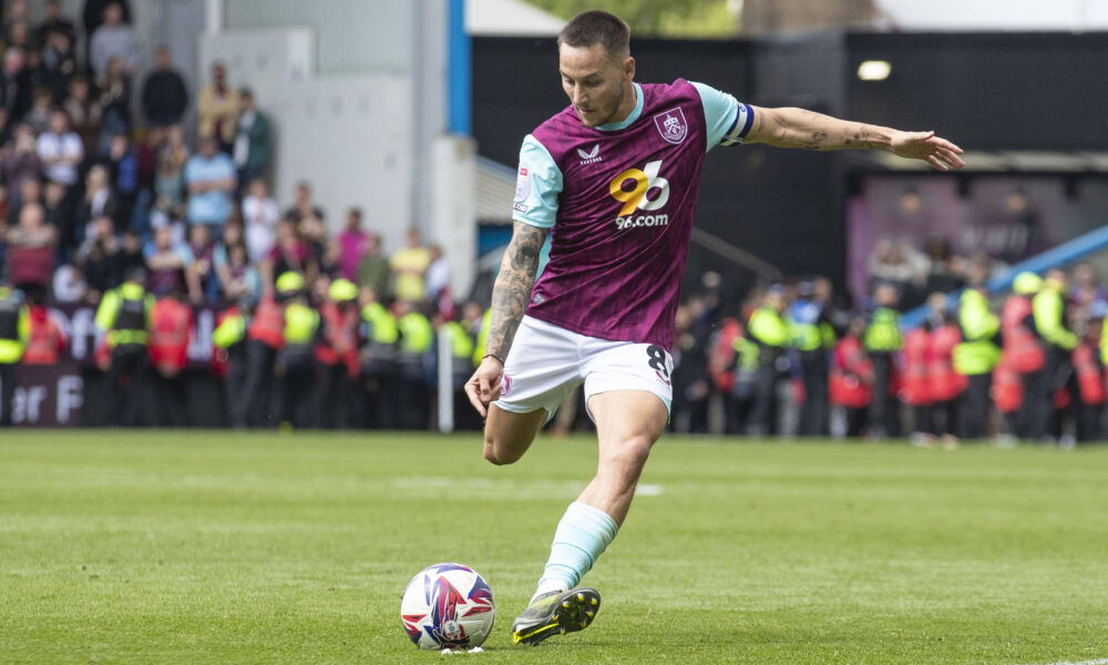 Leeds United stance on signing 18-goal midfielder revealed - serious ...