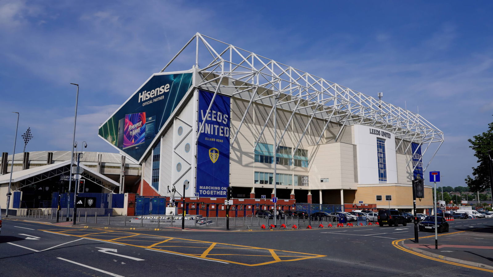 £18m Leeds United snub left striker’s career in ruins - The Leeds Press