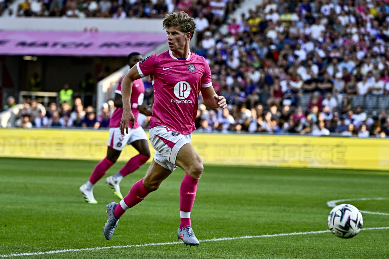 Charlie Cresswell makes bold claim about Leeds United fans - The Leeds ...